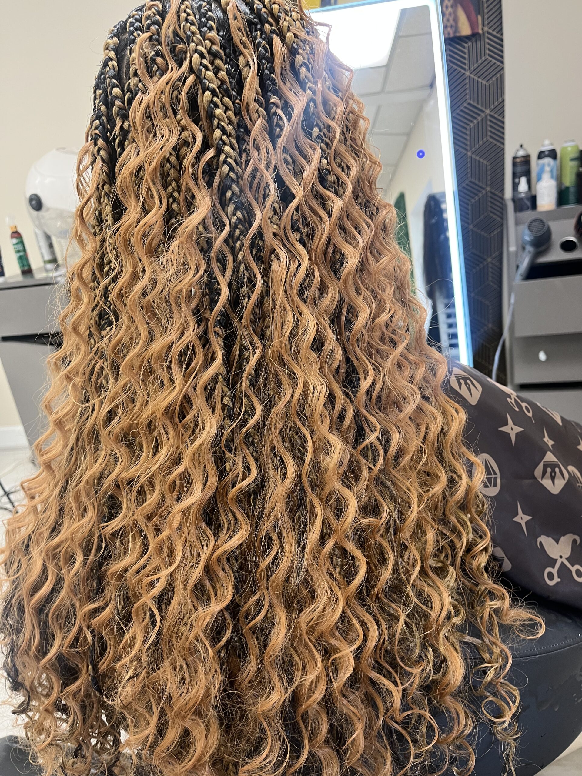 Crown Braiding – Where Every Strand Finds Its Style